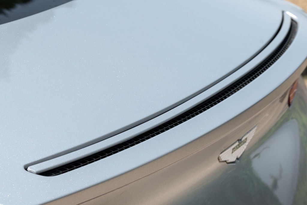 2017-Aston-Martin-DB11-rear-spoiler | Le Magazine des Mécaniques d ...